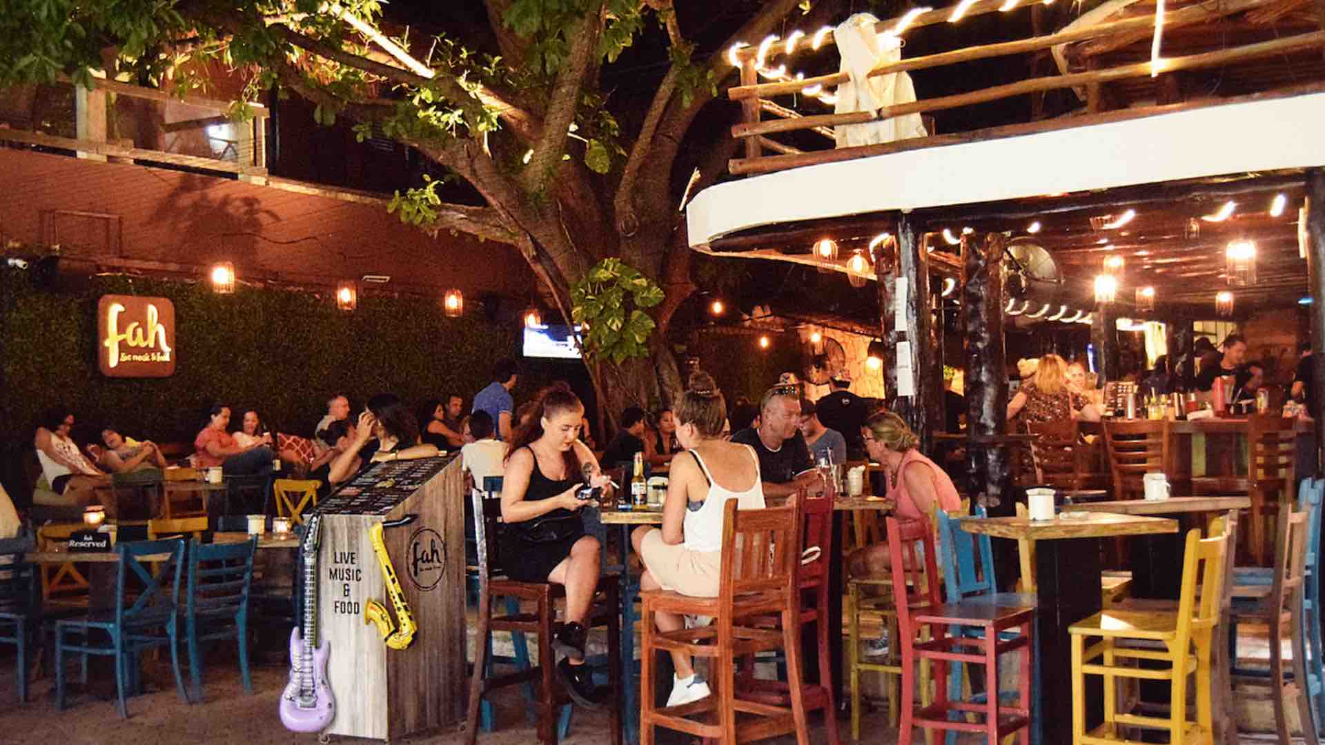 Cómo poner un bar: ¿qué necesitas para iniciar tu negocio?